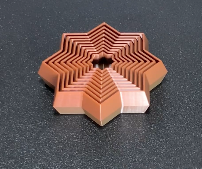 3D Printed 8 Sided Fidget Star – layer by layer 3d print